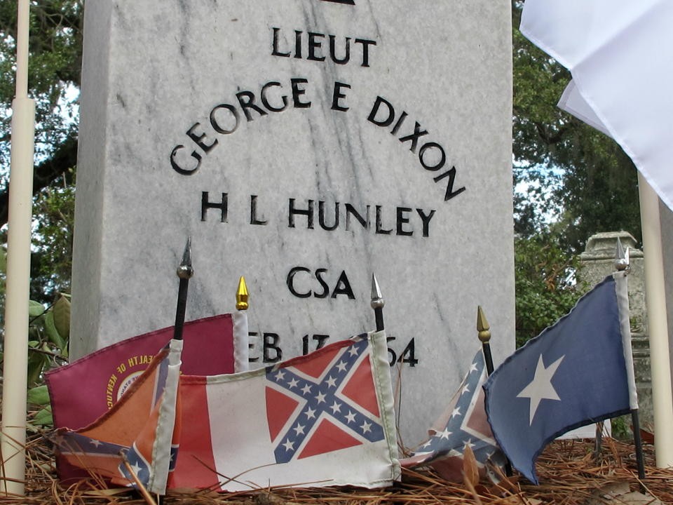 HL Hunley | laststandonzombieisland