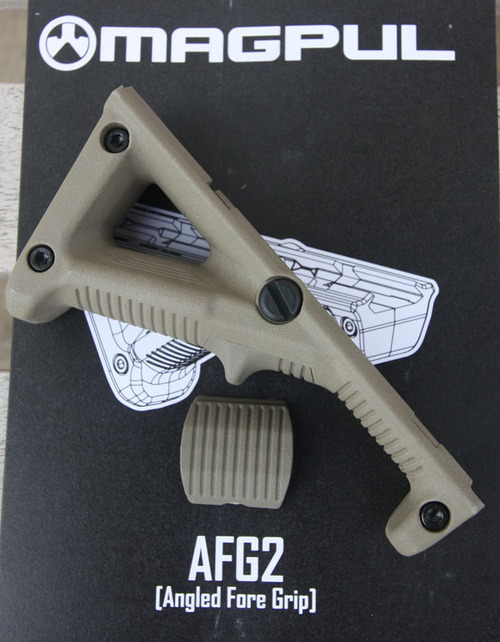 Get a Grip: Angled vs. Vertical Forward AR Grips | laststandonzombieisland