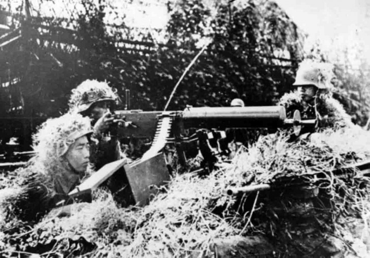 The Maxim via China | laststandonzombieisland