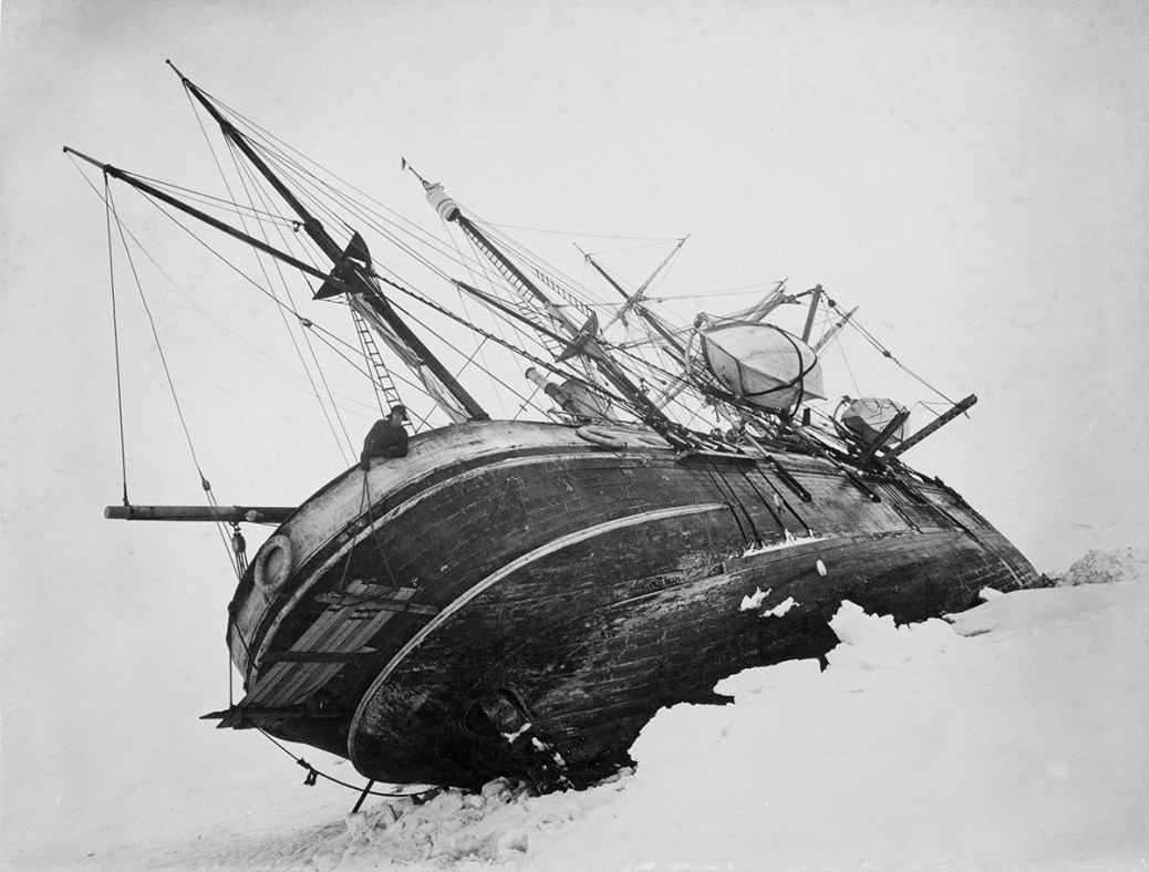 Haunting images of a dying ship | laststandonzombieisland