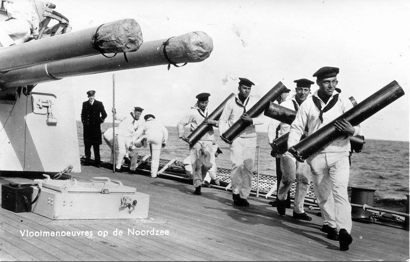 Exercise on board the Dutch light cruiser TROMP. | laststandonzombieisland