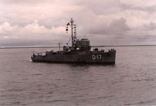 AUK class minesweeper | laststandonzombieisland