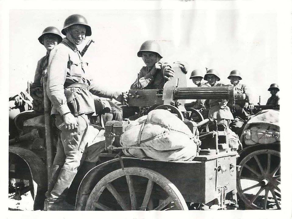 Russian tachanka horse drawn machine gun cart 1941 Tehran iran maxim ...