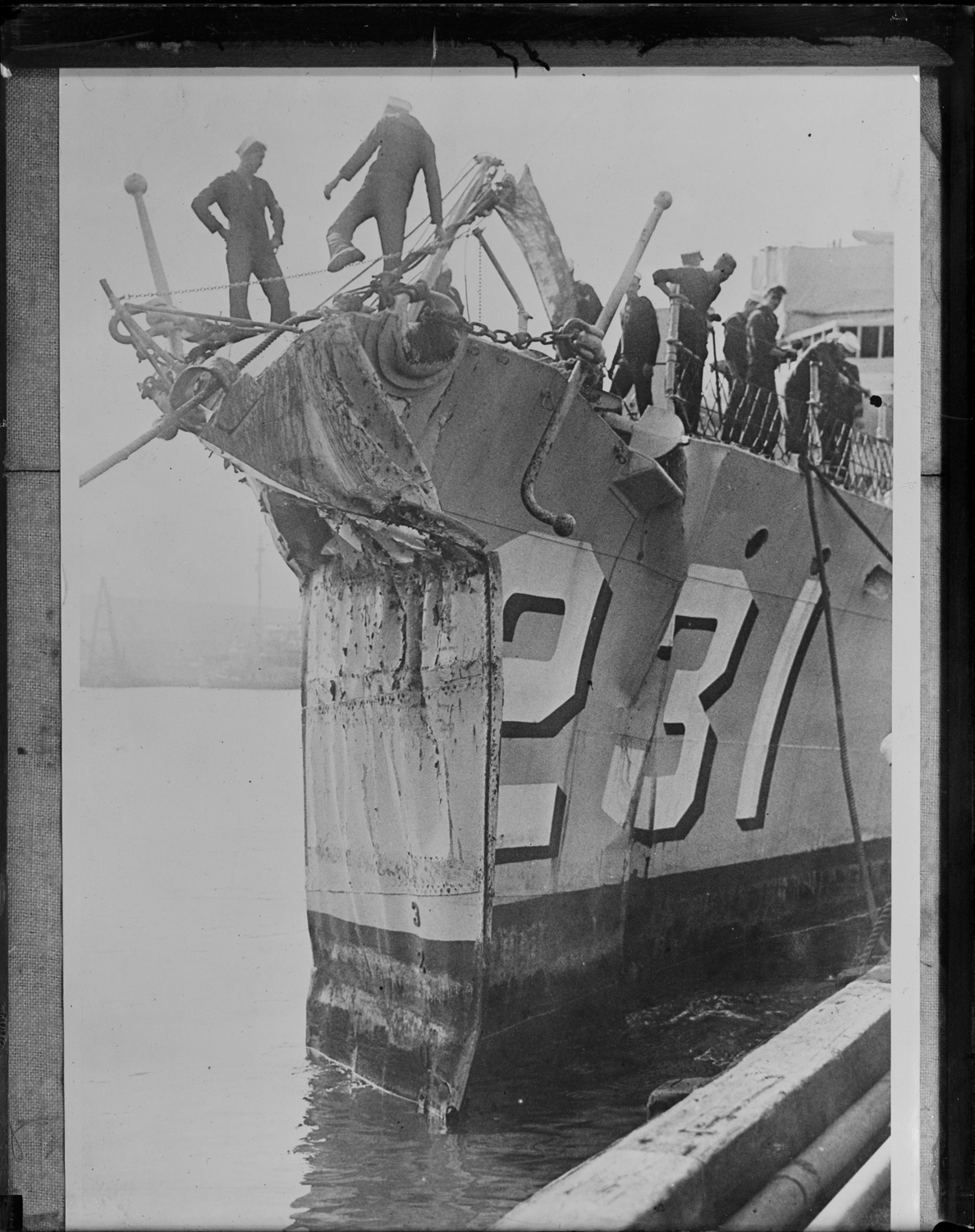 Destroyer crash – USS Sands hits USS Hatfield 40 miles off the R.I ...