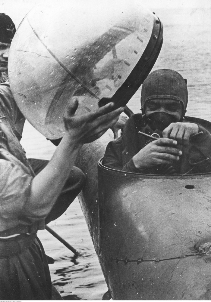 A one-man torpedo of the German Navy, so-called Torpedo Neger torpedo ...