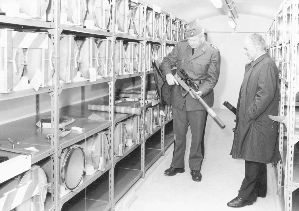 Suppressed swiss rifle (Projekt 26 stay behind bunker 1990 ...