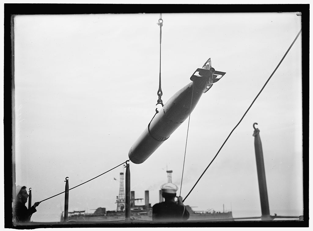 loading torpedo | laststandonzombieisland