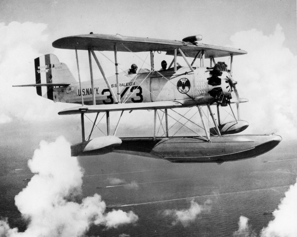 Vought O2U-1 Corsair VO-3S floatplane USS Raleigh, 1926 ...