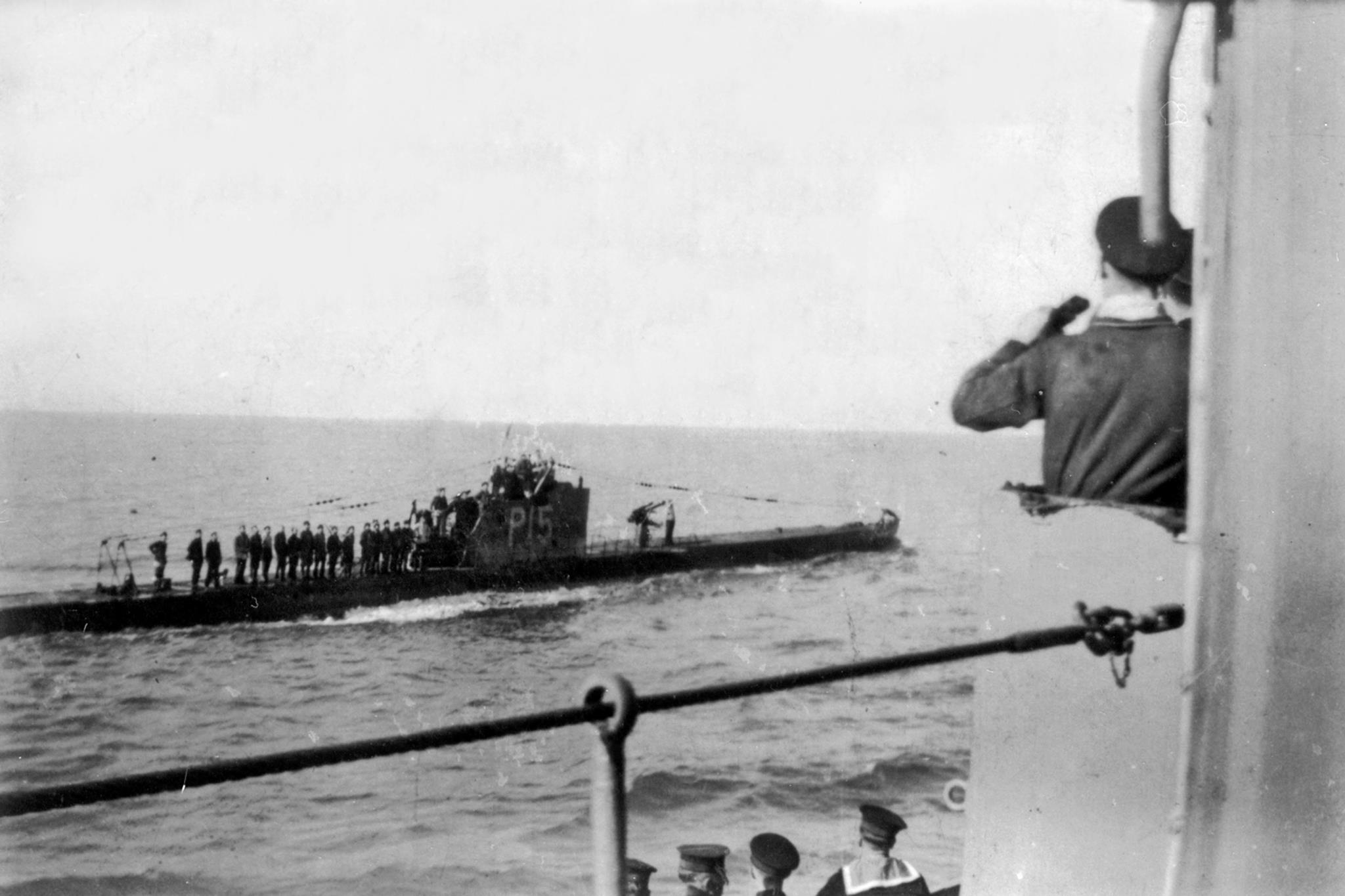 French submarine Rubis as seen from the anti-aircraft cruiser HMS ...