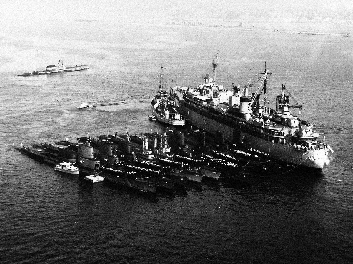 USN photo 681920 | laststandonzombieisland