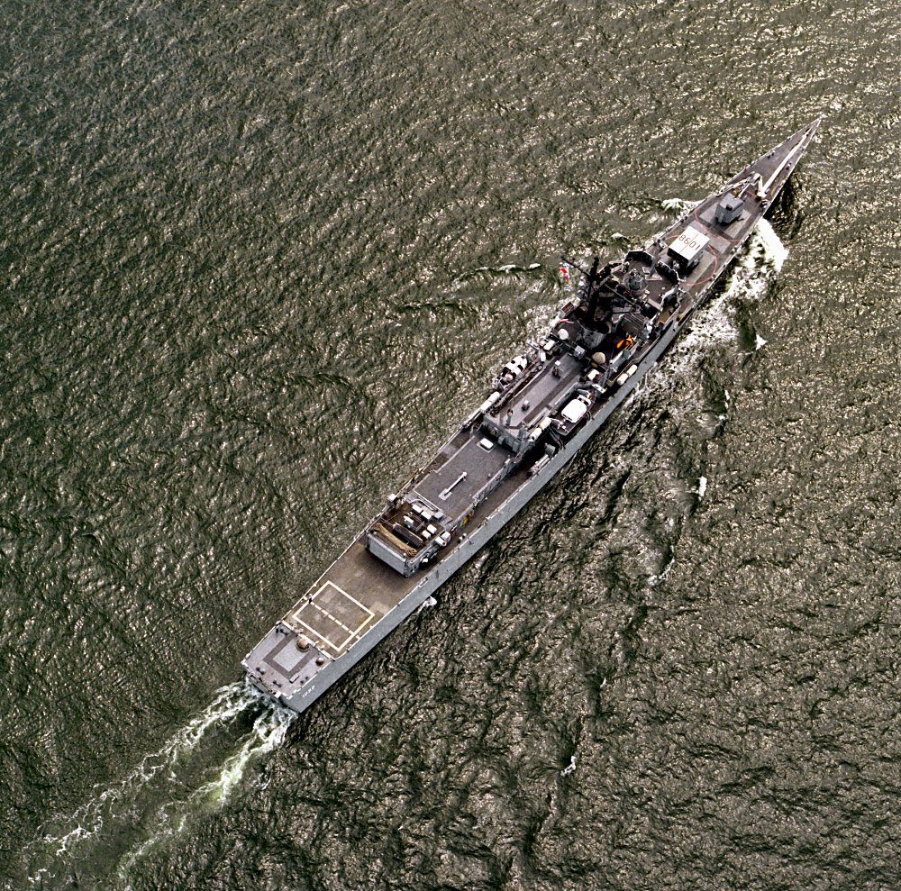 Garcia-class frigate USS Glover (FF-1098) testing pump-jet propulsion ...
