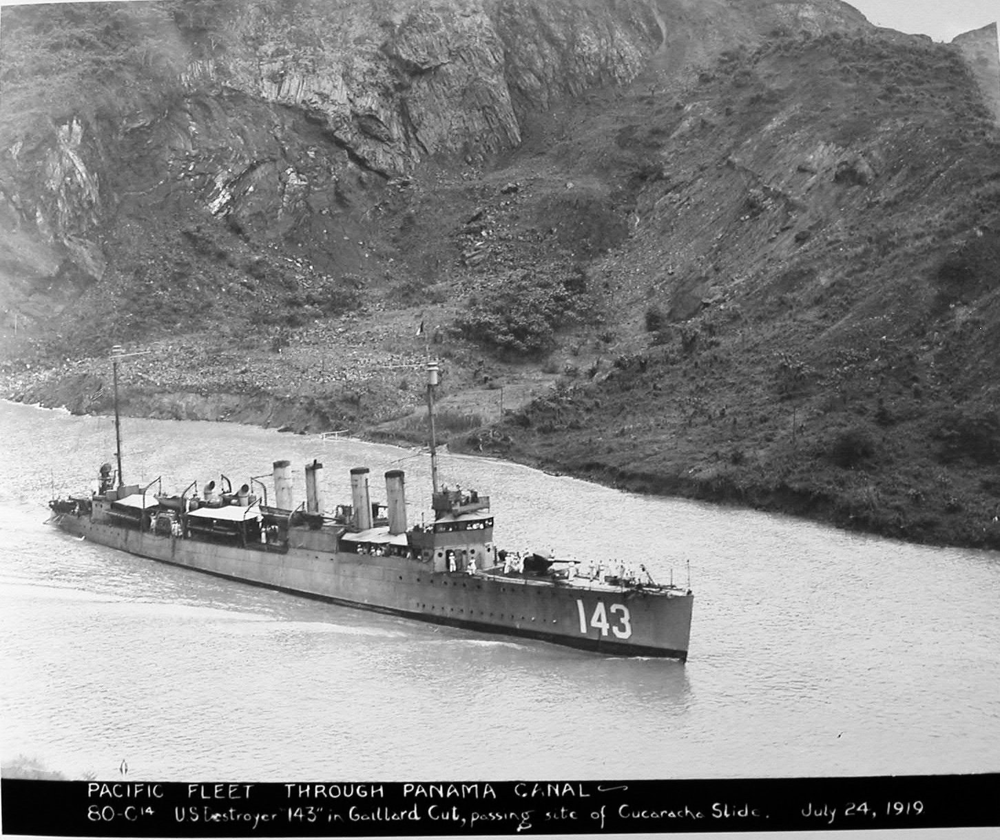 USS Yarnall (DD-143) passing Gaillard Cut, Panama Canal 24 July 1924 ...