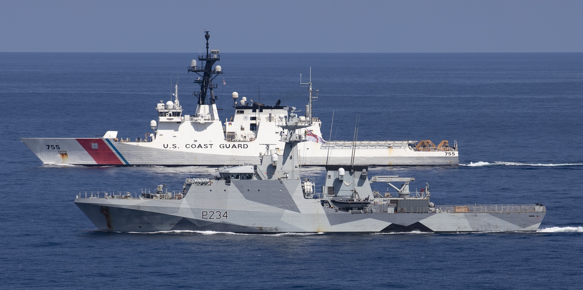 USCGC Munro Conducts DIVTACS with HMS Spey | laststandonzombieisland