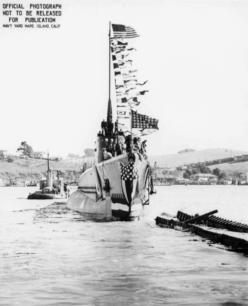 Submarine Wahoo shortly after launching, Mare Island ...