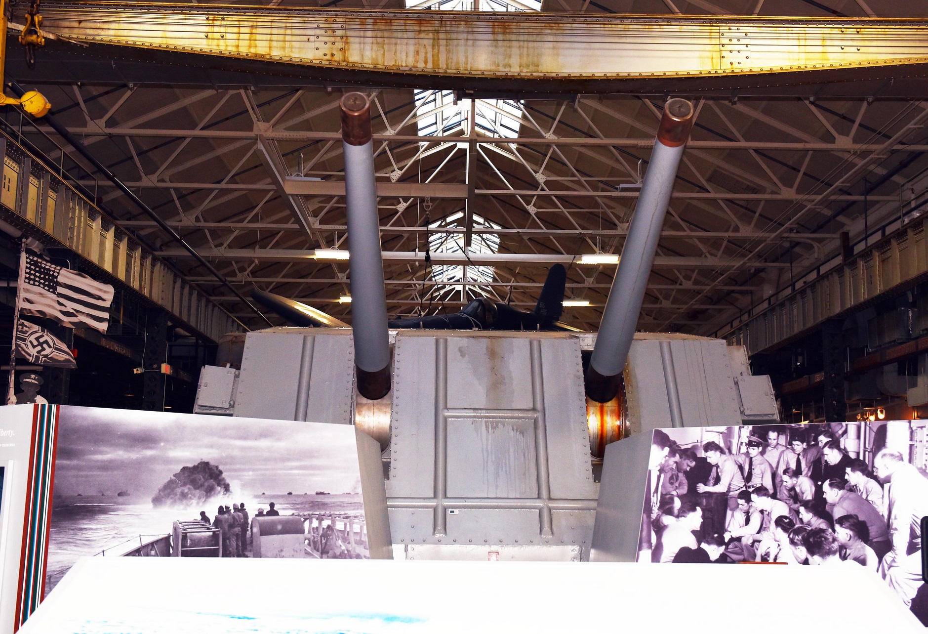 Twin 5-inch 5 inch 38 gun turret from USS Reno CL-96 at National Museum ...
