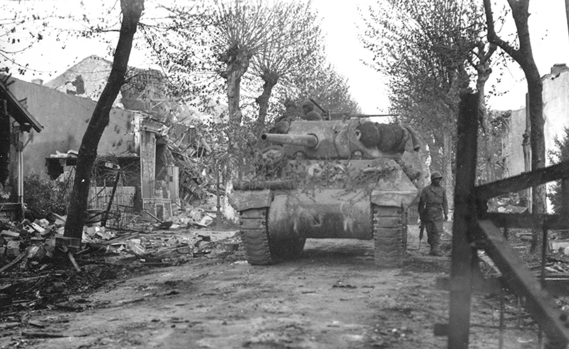 RBFM M10 Terrible 2 advancing through the ruins of Royan ...