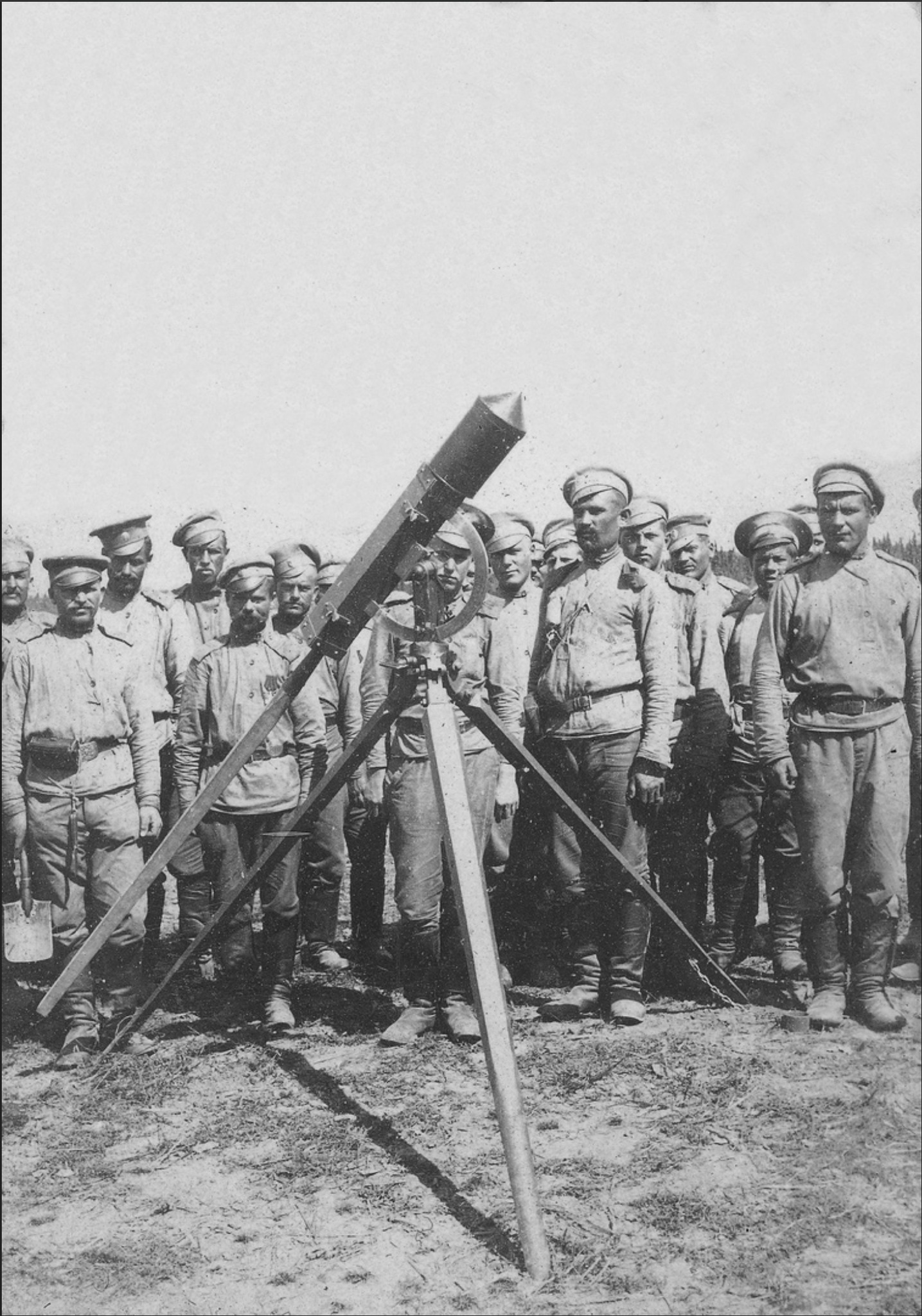Russian soldiers with Konstantinov’s rocket launcher and 2-inch missile ...