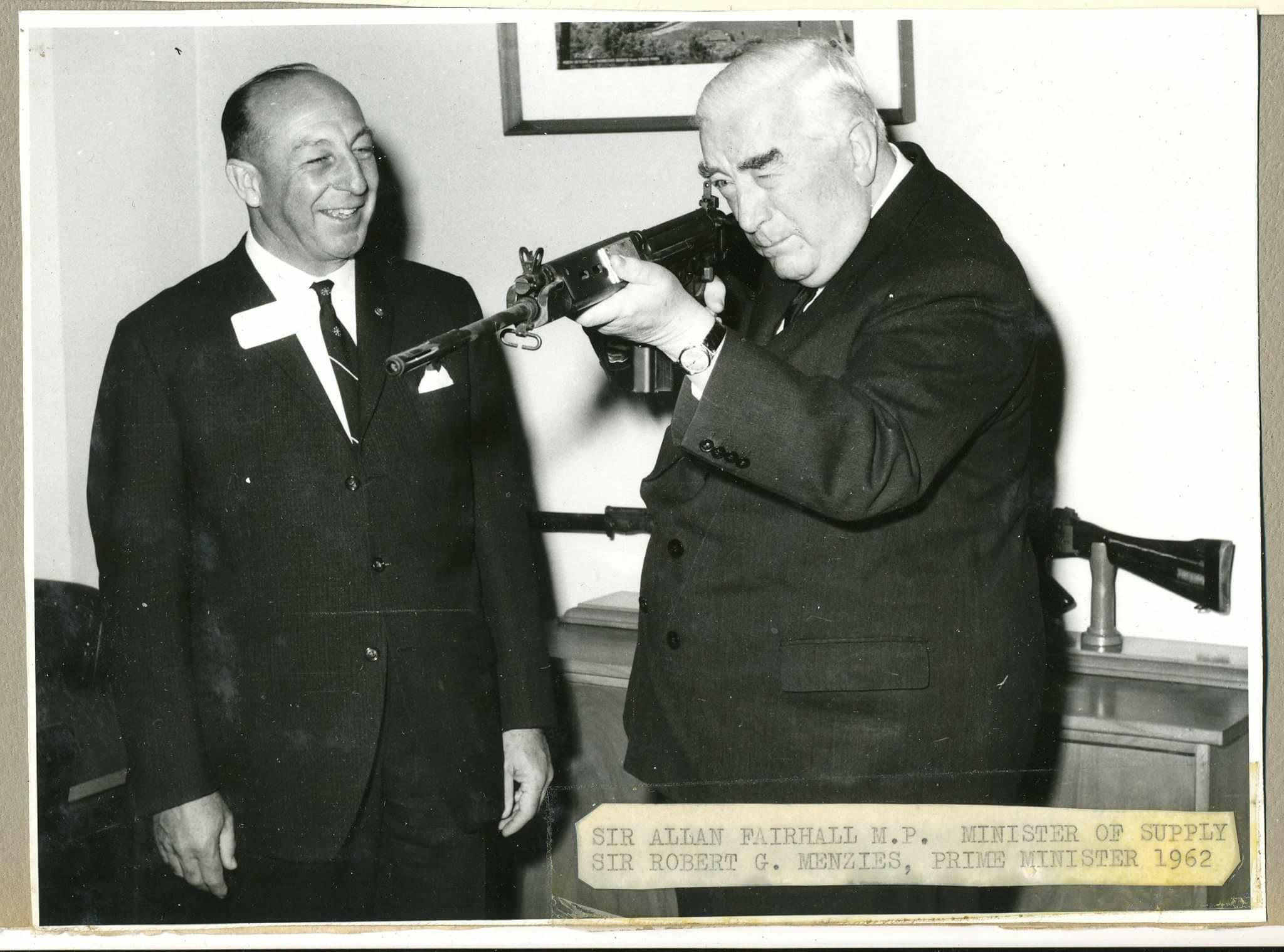 L1A1 Self-Loading Rifle FN FAL Australian Pig Iron Bob Prime Minster ...