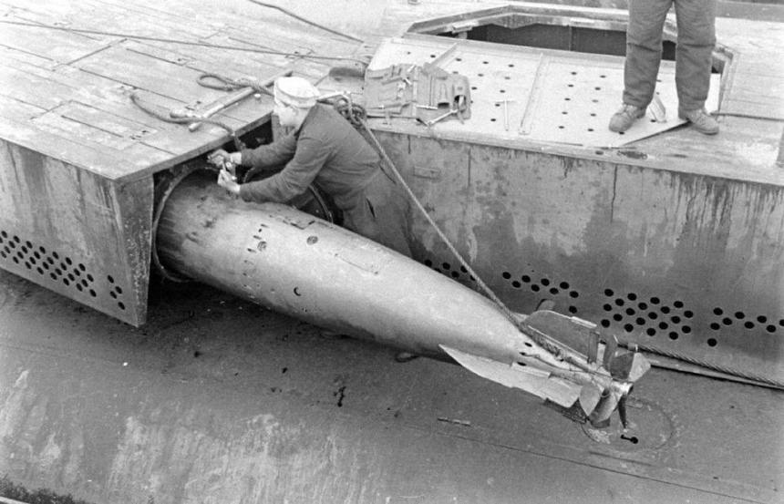 Orzel Scotland LIFE William Vandivert c turntable tubes ...