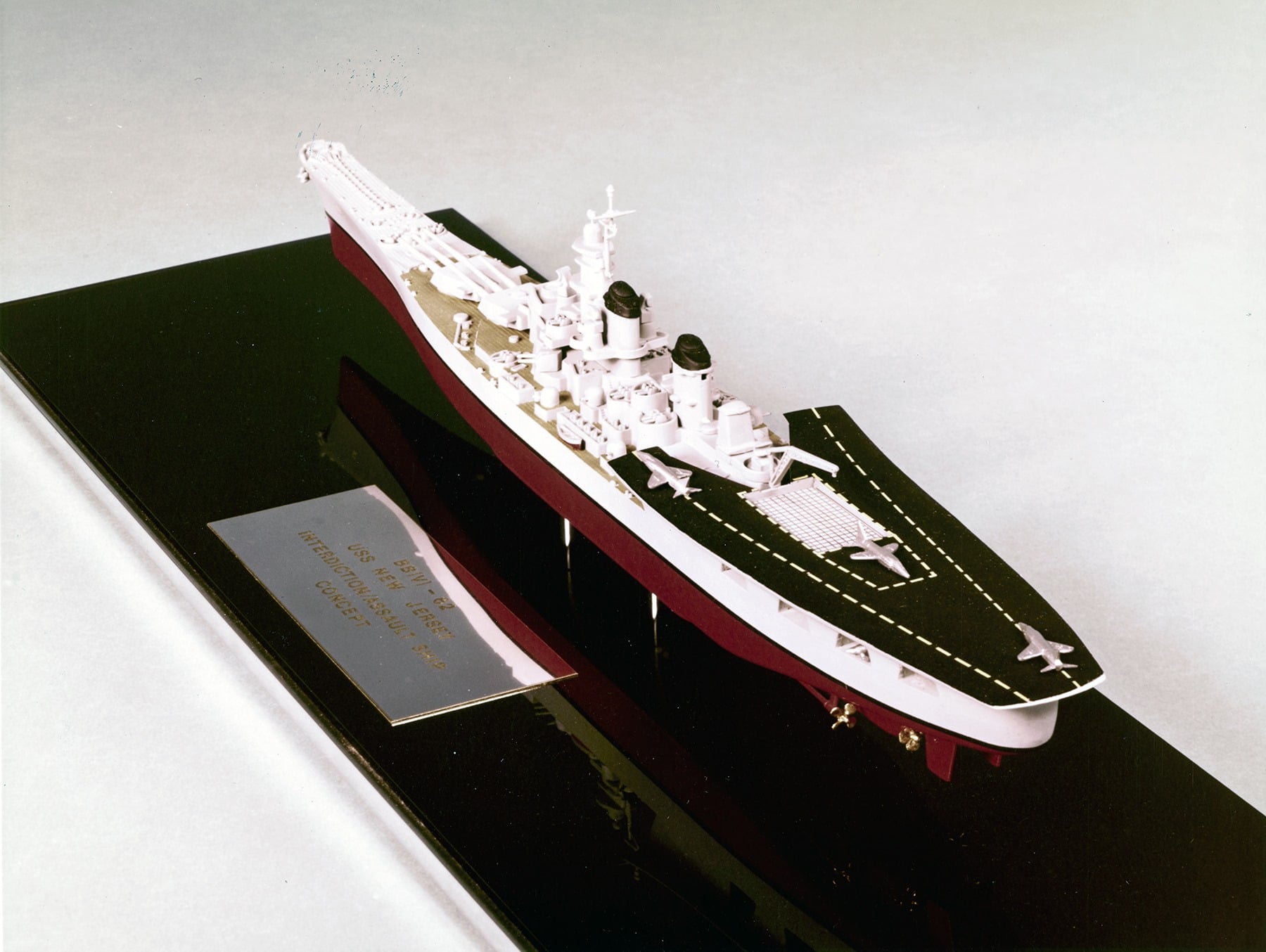 Martin Marietta assault ship based Iowa class BB(V)-62 harrier carrier ...