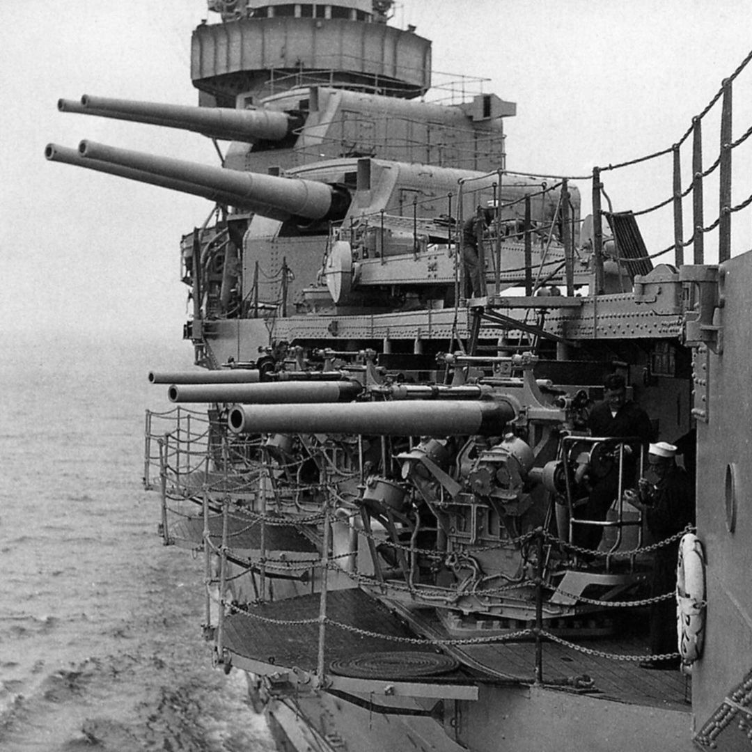 USS Lexington (CV-2) 8 inch guns 5 inch secondaries turrets carrier ...