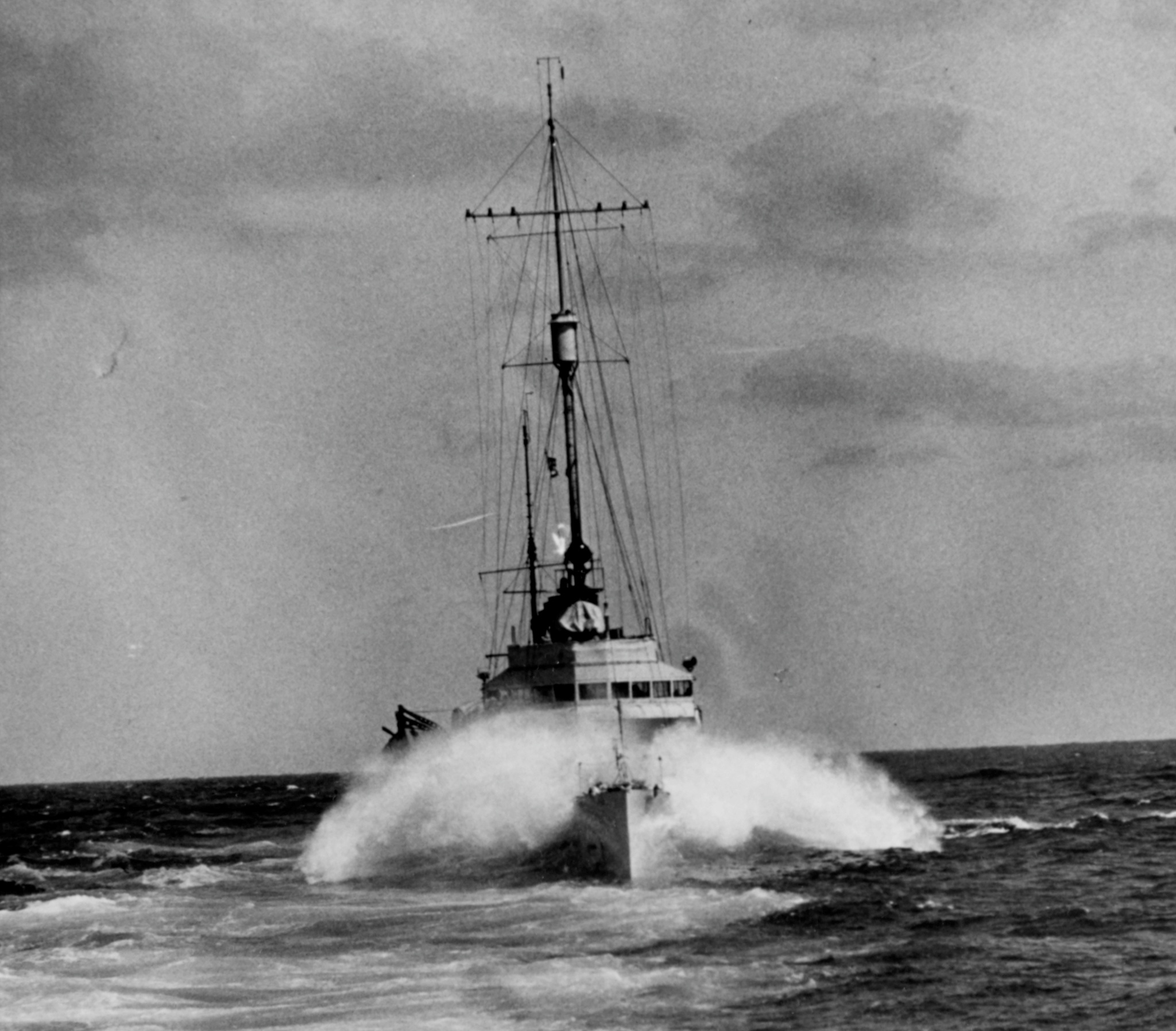 USS Long Alaska seas 1937 bow wave NH 51351 | laststandonzombieisland