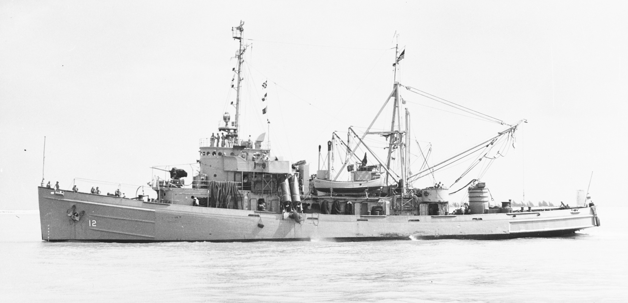 USS Penguin ASR-12 1953 NH 105502 | laststandonzombieisland