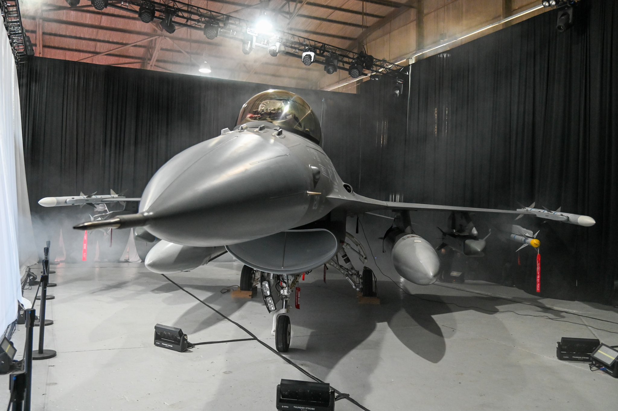 Argentina shows off first F-16, kinda | laststandonzombieisland