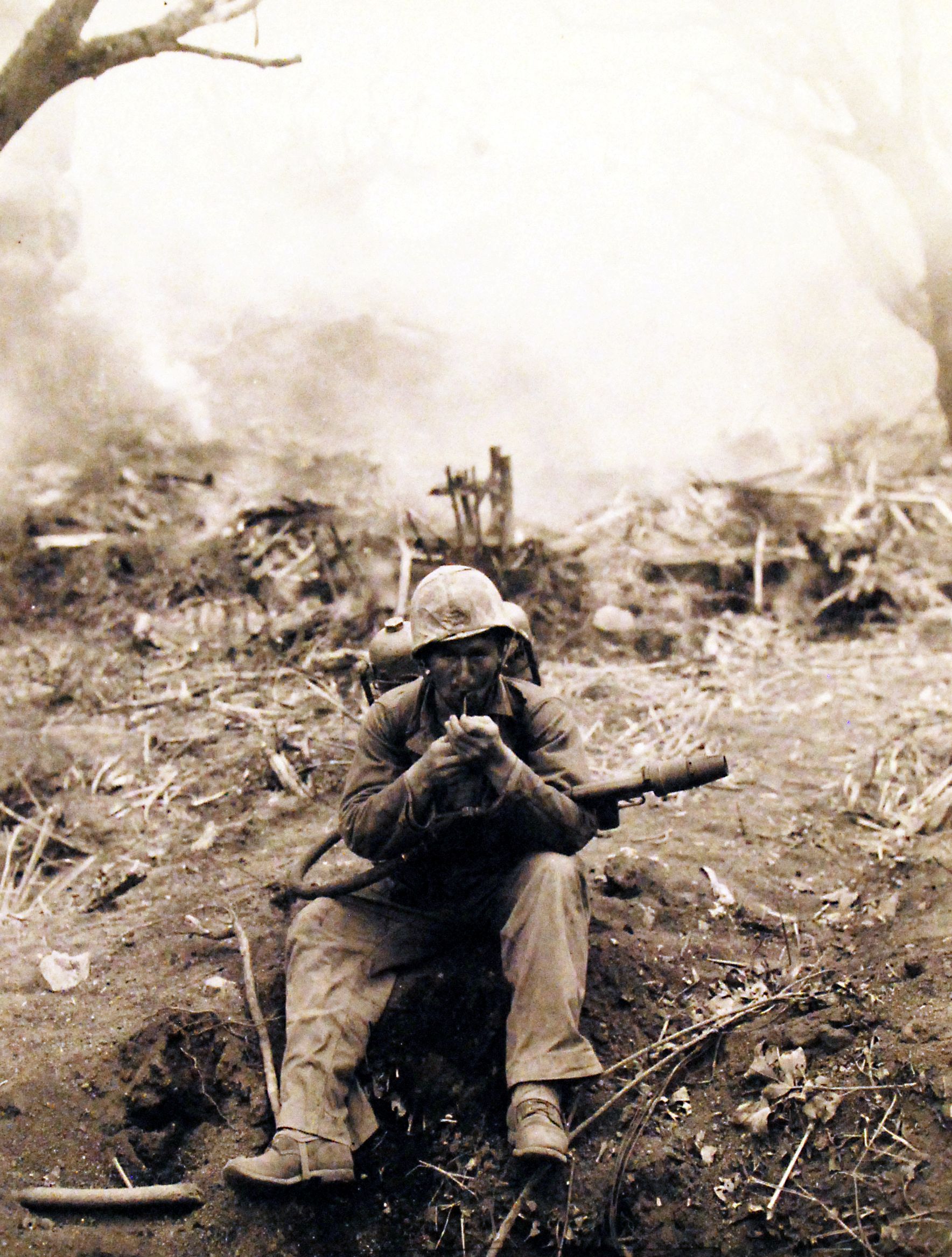 Pipe flamethrower Iwo Jima Marine February 24 1945 127-GW-320-111147 ...