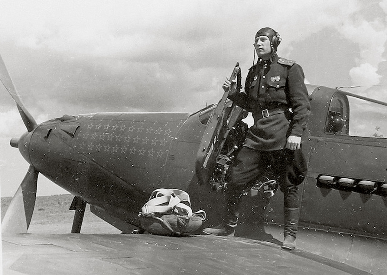Soviet Russian Alexander Pokryshkin ace 65 victories almost all in P-39 ...