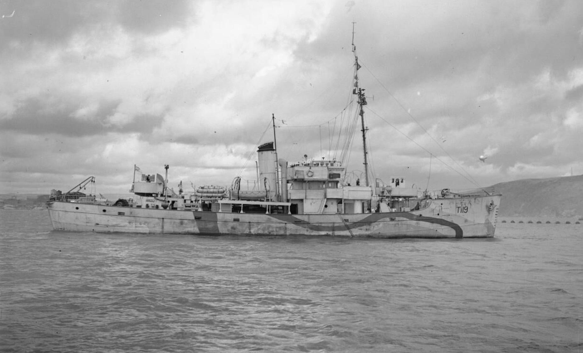British Tree class naval trawler HMT Rowan Pennant No T119 FL18332 ...