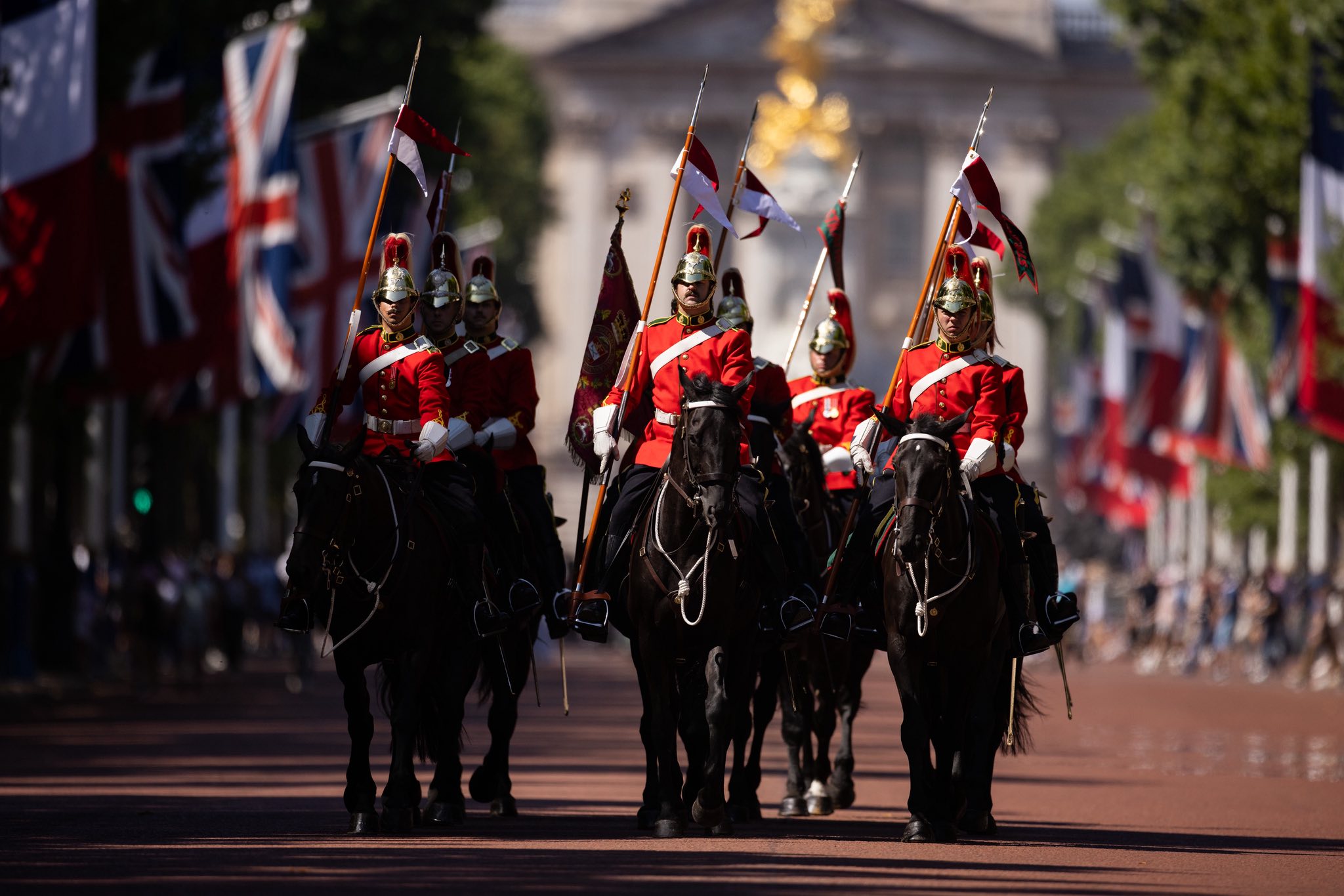 Lord Strathcona’s Horse ride down The Mall | laststandonzombieisland