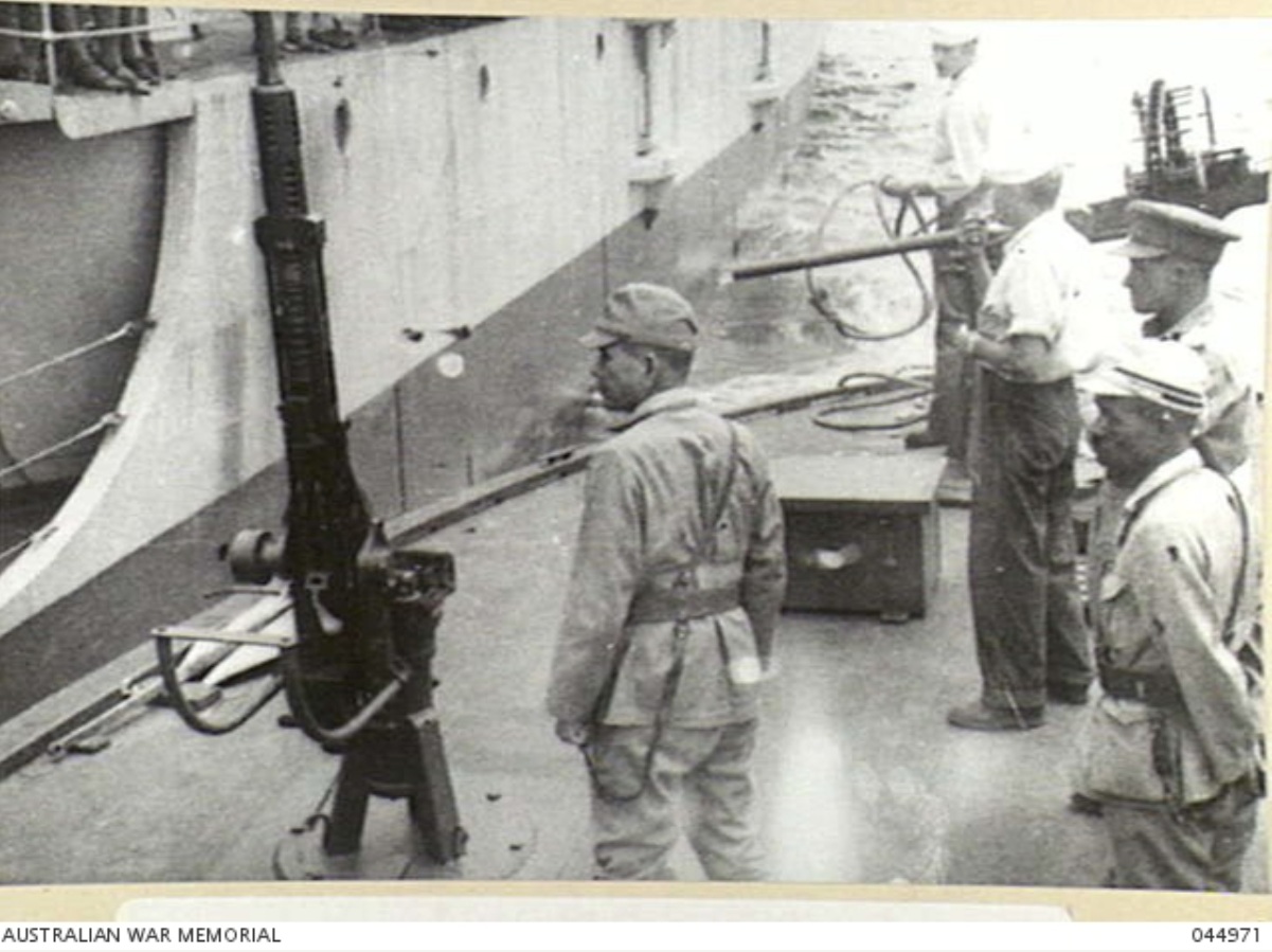Kamada on PT alongside HMAS Burdekin | laststandonzombieisland