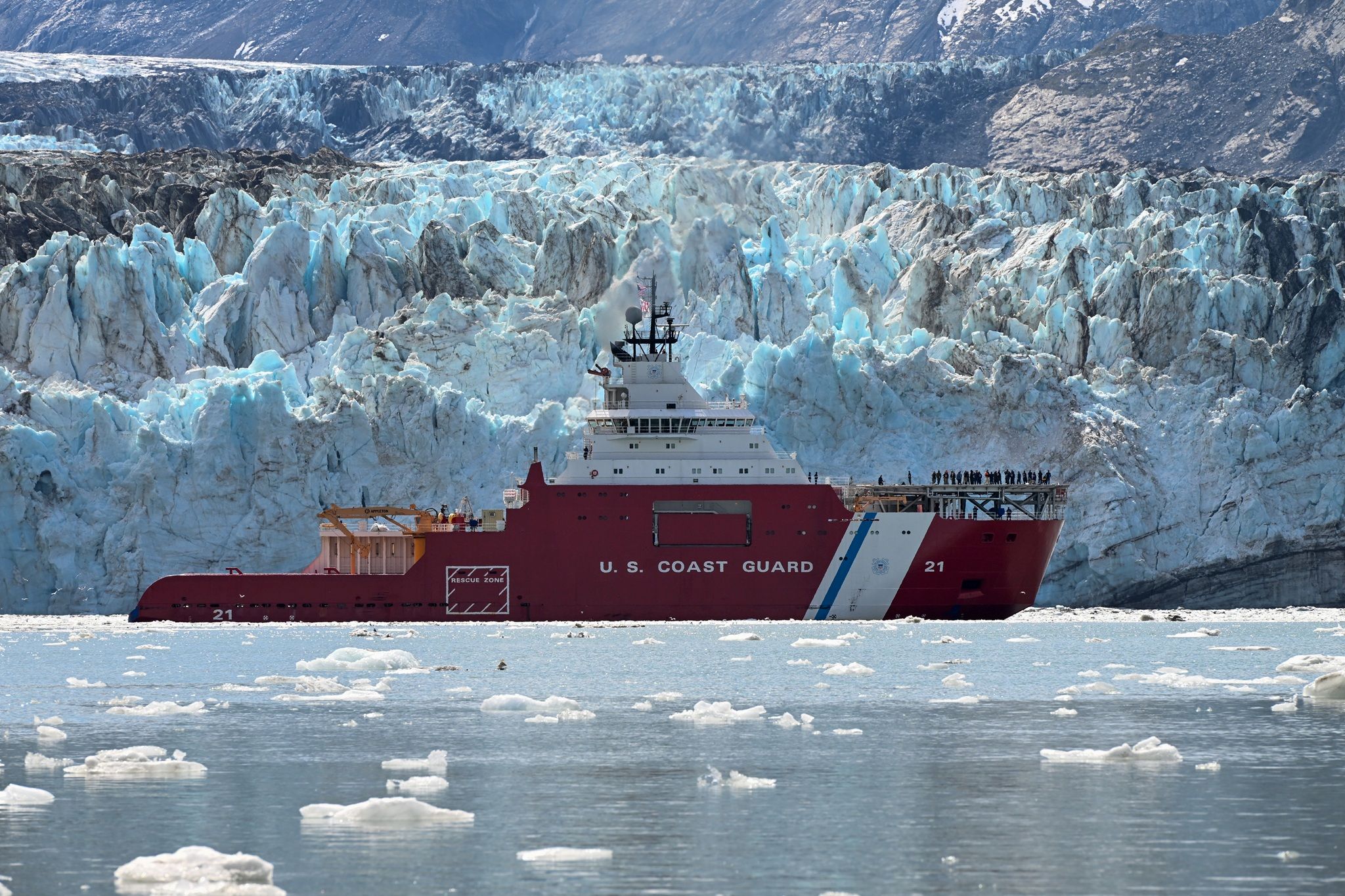 Newest U.S. Icebreaker Completes First Patrol | laststandonzombieisland