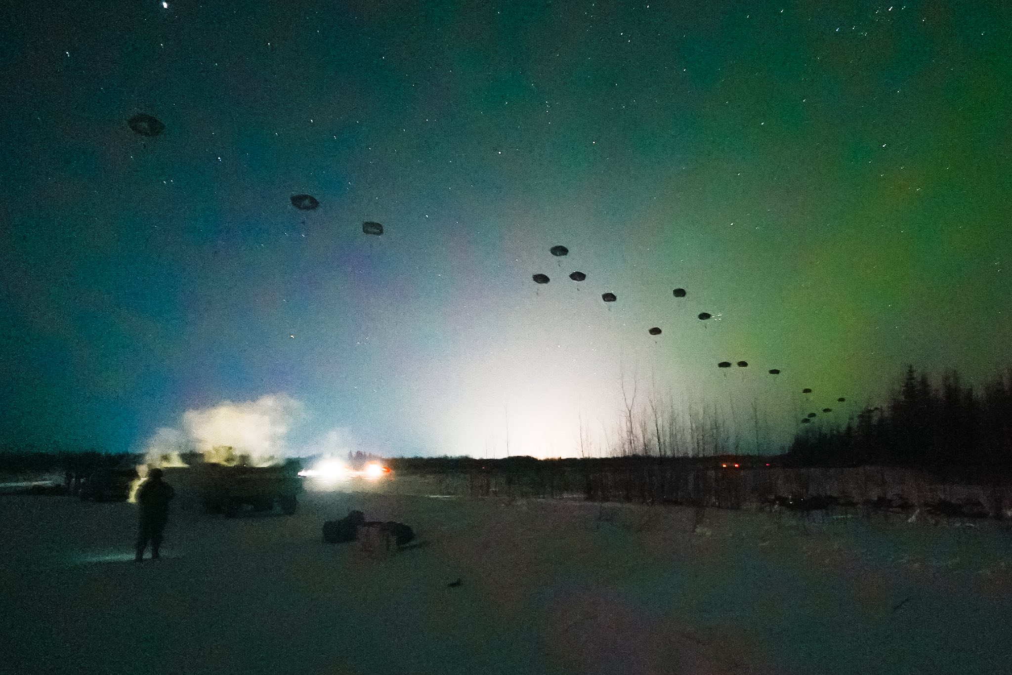 2BCT 11th Airborne static line parachute Husky Drop Zone at Yukon ...